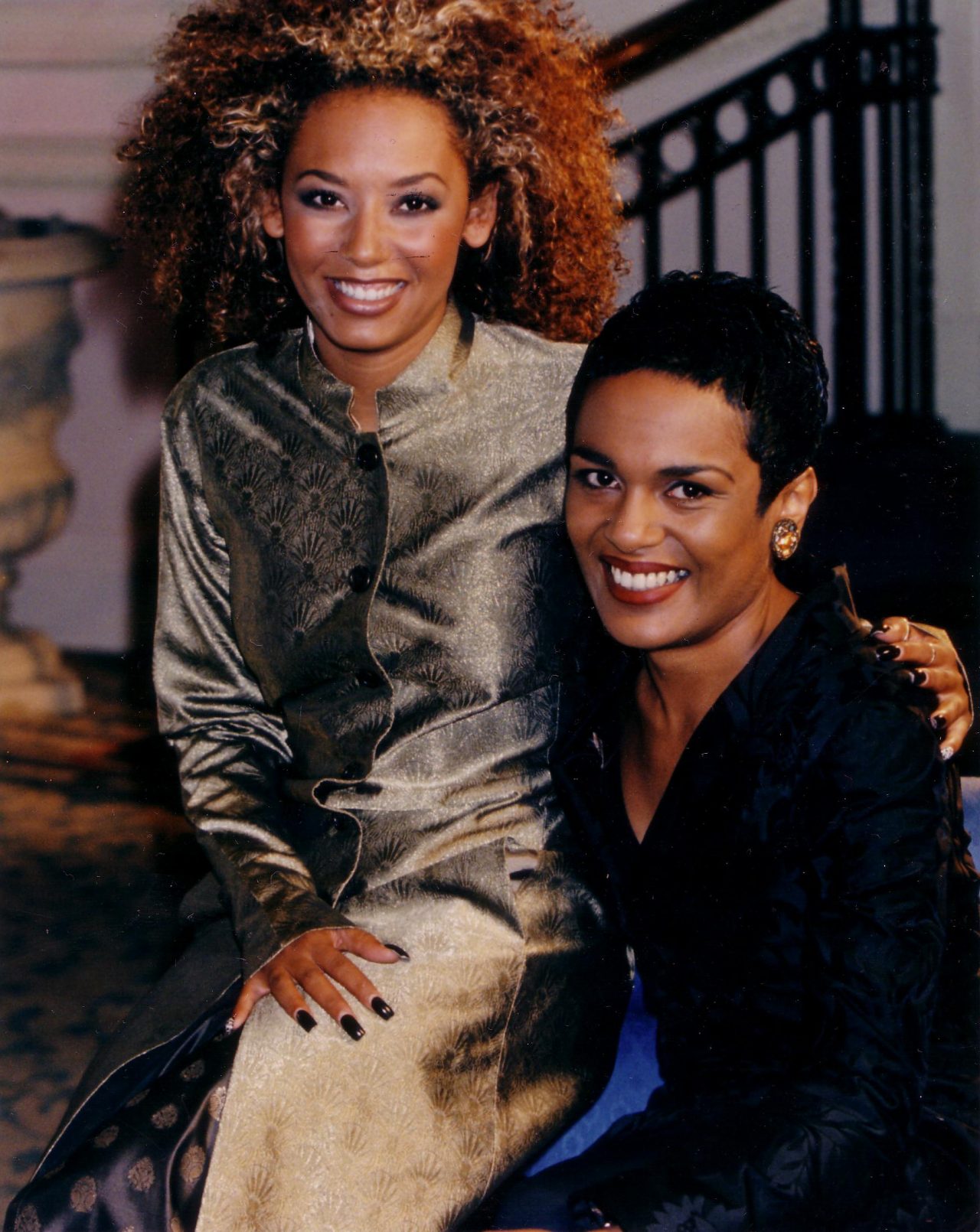 Book A Call - Authenticity Consultant & Speaker | Rianna Scipio